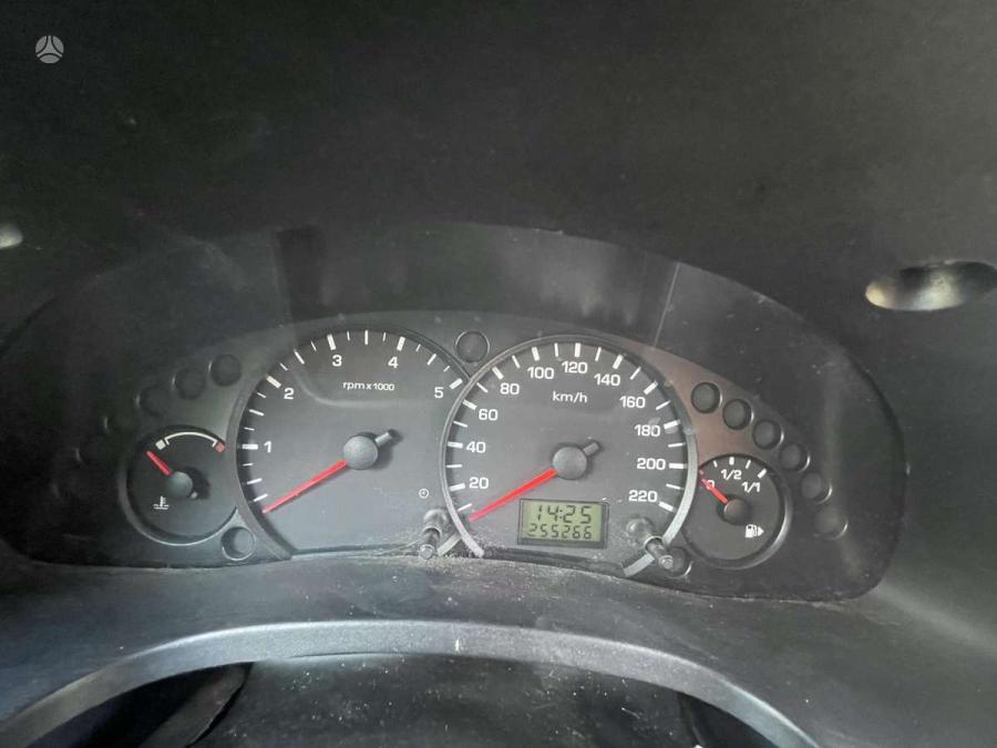 White Ford tourneo-connect 2008 in Kaunas, with an engine capacity of 1.75 L and mileage of 255 thousand km for 3500 €, photo 8 on AUTOMOTO.COM.LV
