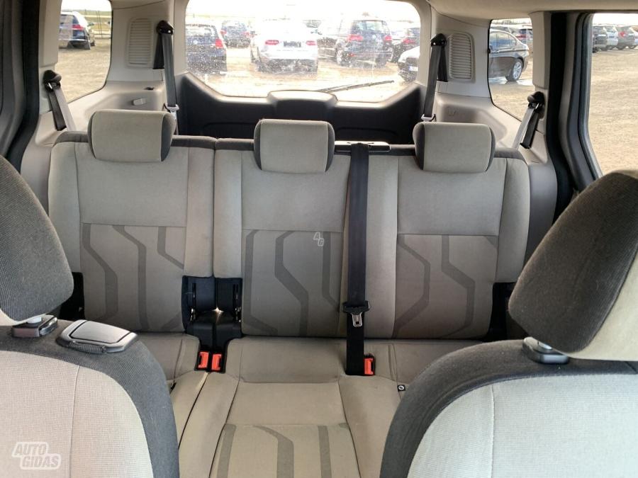 Balts Ford tourneo-connect 2014 Kauņa, ar dzinēja tilpumu 1.60 L un nobraukumu 264 tūkst. km par 5699 €, foto 16 vietnē AUTOMOTO.COM.LV