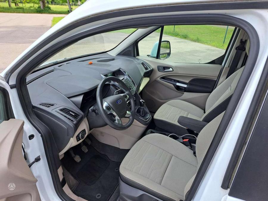 Balts Ford tourneo-connect 2014 Tauragė, ar dzinēja tilpumu 1.56 L un nobraukumu 250 tūkst. km par 5800 €, foto 10 vietnē AUTOMOTO.COM.LV