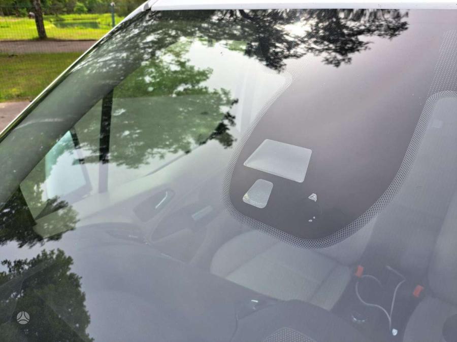 Balts Ford tourneo-connect 2014 Tauragė, ar dzinēja tilpumu 1.56 L un nobraukumu 250 tūkst. km par 5800 €, foto 16 vietnē AUTOMOTO.COM.LV