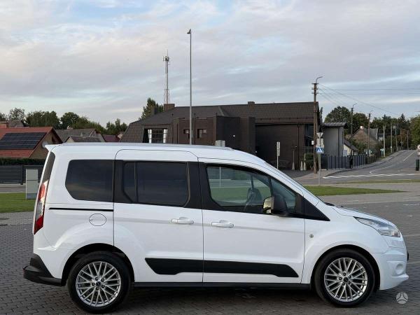 White Ford tourneo-connect 2014 in Raseiniai, with an engine capacity of 1.56 L and mileage of 211 thousand km for 6999 €, photo 9 on AUTOMOTO.COM.LV