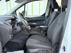 White Ford tourneo-connect 2014 in Raseiniai, with an engine capacity of 1.56 L and mileage of 211 thousand km for 6999 €, photo 16 on AUTOMOTO.COM.LV