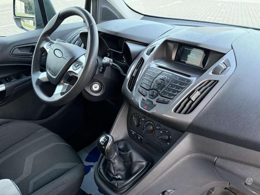 White Ford tourneo-connect 2014 in Raseiniai, with an engine capacity of 1.56 L and mileage of 211 thousand km for 6999 €, photo 18 on AUTOMOTO.COM.LV