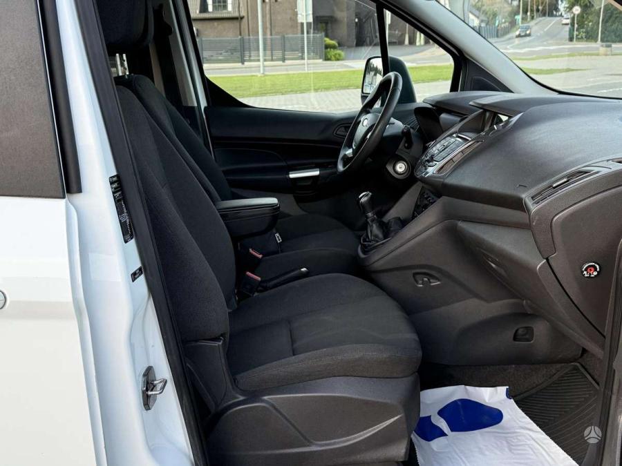 White Ford tourneo-connect 2014 in Raseiniai, with an engine capacity of 1.56 L and mileage of 211 thousand km for 6999 €, photo 20 on AUTOMOTO.COM.LV