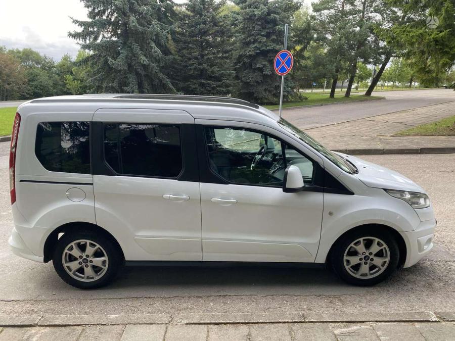 Balts Ford tourneo-connect 2015 Šauļi, ar dzinēja tilpumu 1.50 L un nobraukumu 590 tūkst. km par 3950 €, foto 3 vietnē AUTOMOTO.COM.LV