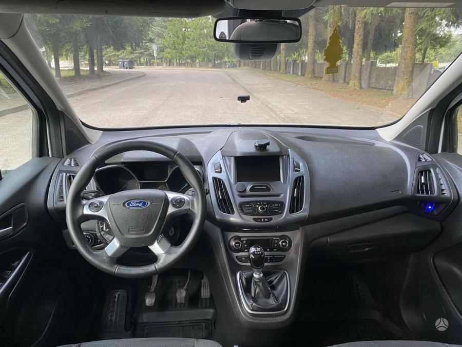 Balts Ford tourneo-connect 2015 Šauļi, ar dzinēja tilpumu 1.50 L un nobraukumu 590 tūkst. km par 3950 €, foto 10 vietnē AUTOMOTO.COM.LV