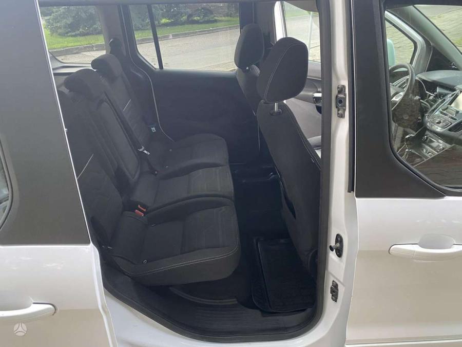 Balts Ford tourneo-connect 2015 Šauļi, ar dzinēja tilpumu 1.50 L un nobraukumu 590 tūkst. km par 3950 €, foto 12 vietnē AUTOMOTO.COM.LV