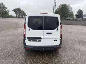White Ford tourneo-connect 2016 in Marijampole, with an engine capacity of 1.50 L and mileage of 232 thousand km for 7150 €, photo 5 on AUTOMOTO.COM.LV