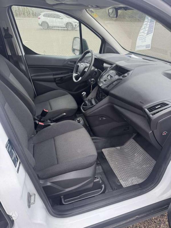 Balts Ford tourneo-connect 2016 Marijampole, ar dzinēja tilpumu 1.50 L un nobraukumu 232 tūkst. km par 7650 €, foto 9 vietnē AUTOMOTO.COM.LV