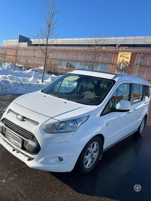 White Ford tourneo-connect 2016 in Klaipeda, with an engine capacity of 1.50 L and mileage of 320 thousand km for 8500 €, photo 4 on AUTOMOTO.COM.LV