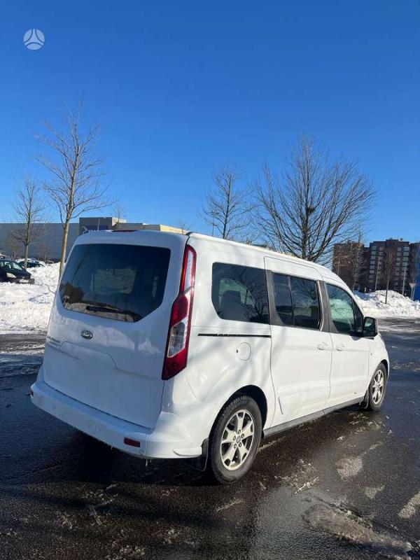 White Ford tourneo-connect 2016 in Klaipeda, with an engine capacity of 1.50 L and mileage of 320 thousand km for 8500 €, photo 6 on AUTOMOTO.COM.LV