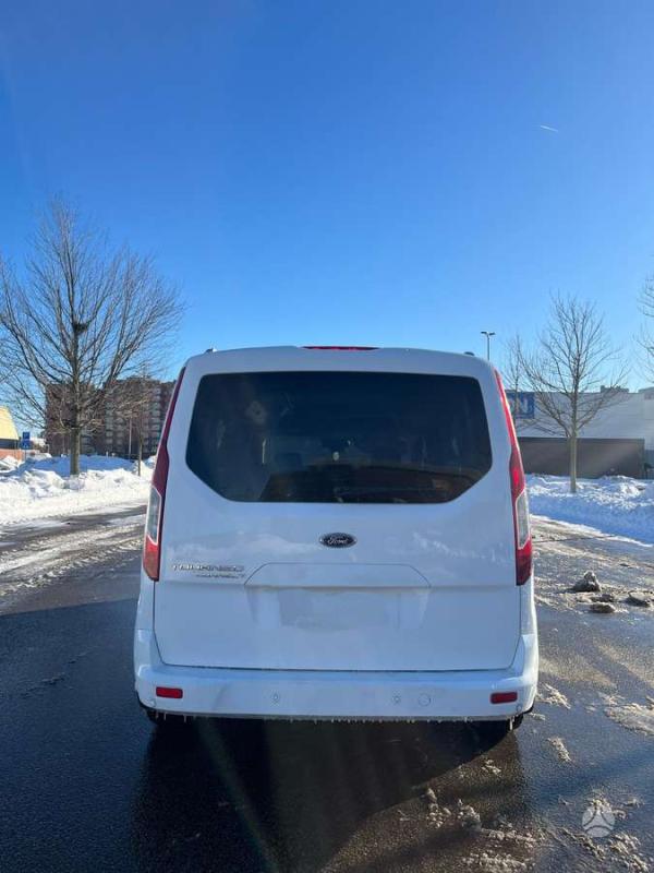 White Ford tourneo-connect 2016 in Klaipeda, with an engine capacity of 1.50 L and mileage of 320 thousand km for 8500 €, photo 7 on AUTOMOTO.COM.LV
