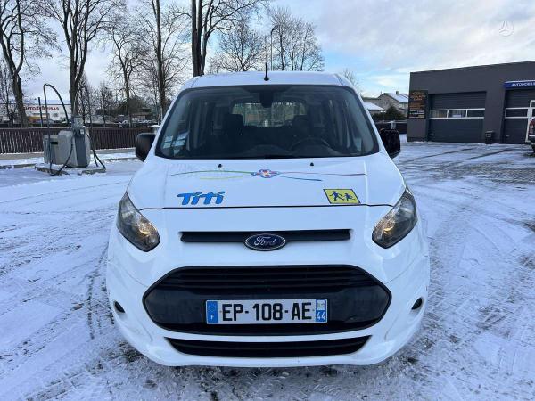 White Ford tourneo-connect 2017 in Taurage, with an engine capacity of 1.50 L and mileage of 230 thousand km for 6450 €, photo 2 on AUTOMOTO.COM.LV
