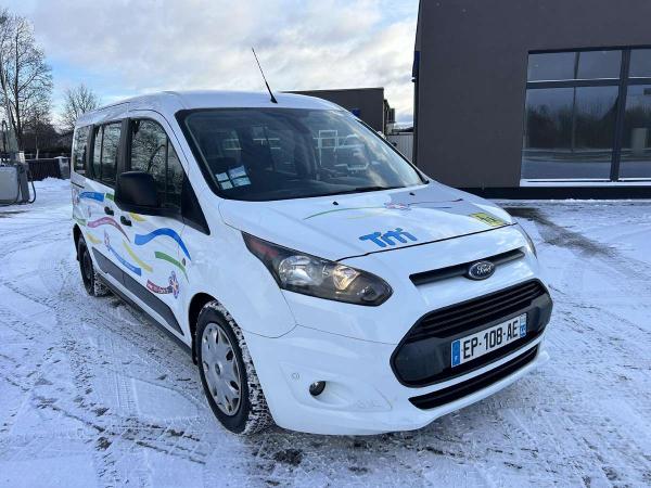 White Ford tourneo-connect 2017 in Taurage, with an engine capacity of 1.50 L and mileage of 230 thousand km for 6450 €, photo 3 on AUTOMOTO.COM.LV