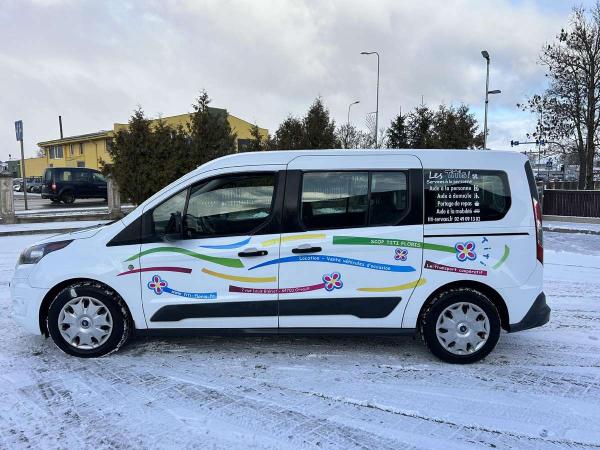 White Ford tourneo-connect 2017 in Taurage, with an engine capacity of 1.50 L and mileage of 230 thousand km for 6450 €, photo 8 on AUTOMOTO.COM.LV