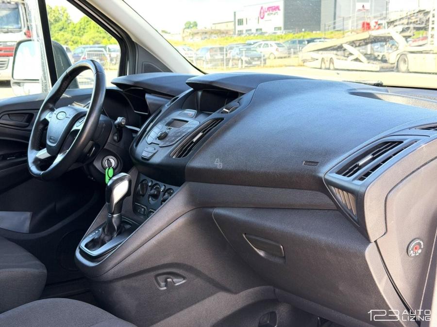 White Ford tourneo-connect 2017 in Taurage, with an engine capacity of 1.50 L and mileage of 239 thousand km for 6700 €, photo 12 on AUTOMOTO.COM.LV