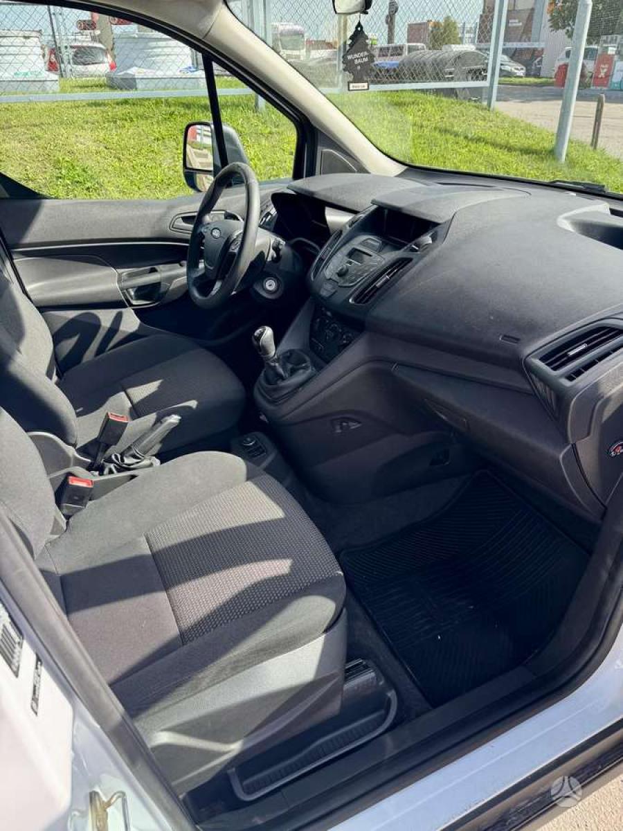 Balts Ford tourneo-connect 2017 Klaipėda, ar dzinēja tilpumu 1.50 L un nobraukumu 219 tūkst. km par 7000 €, foto 10 vietnē AUTOMOTO.COM.LV