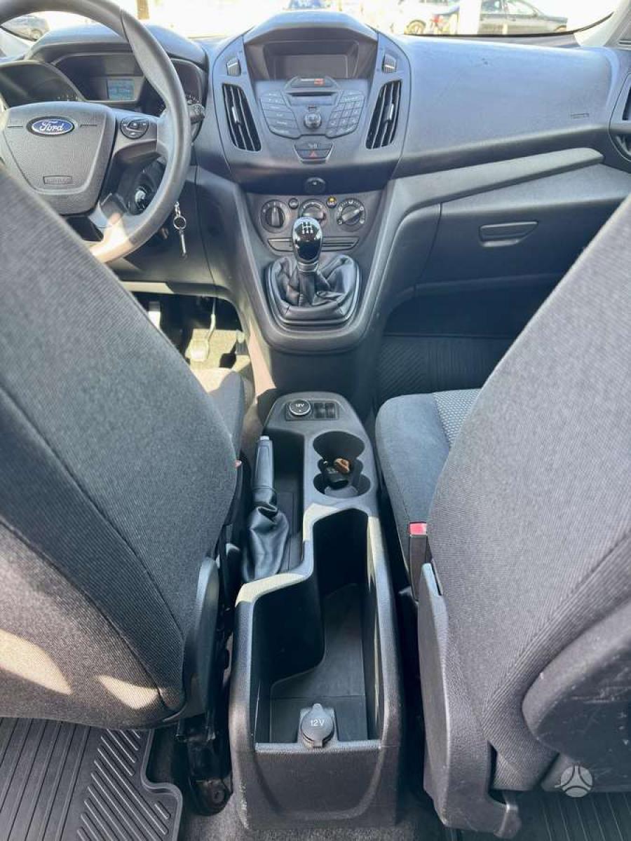 Balts Ford tourneo-connect 2017 Klaipėda, ar dzinēja tilpumu 1.50 L un nobraukumu 219 tūkst. km par 7000 €, foto 13 vietnē AUTOMOTO.COM.LV