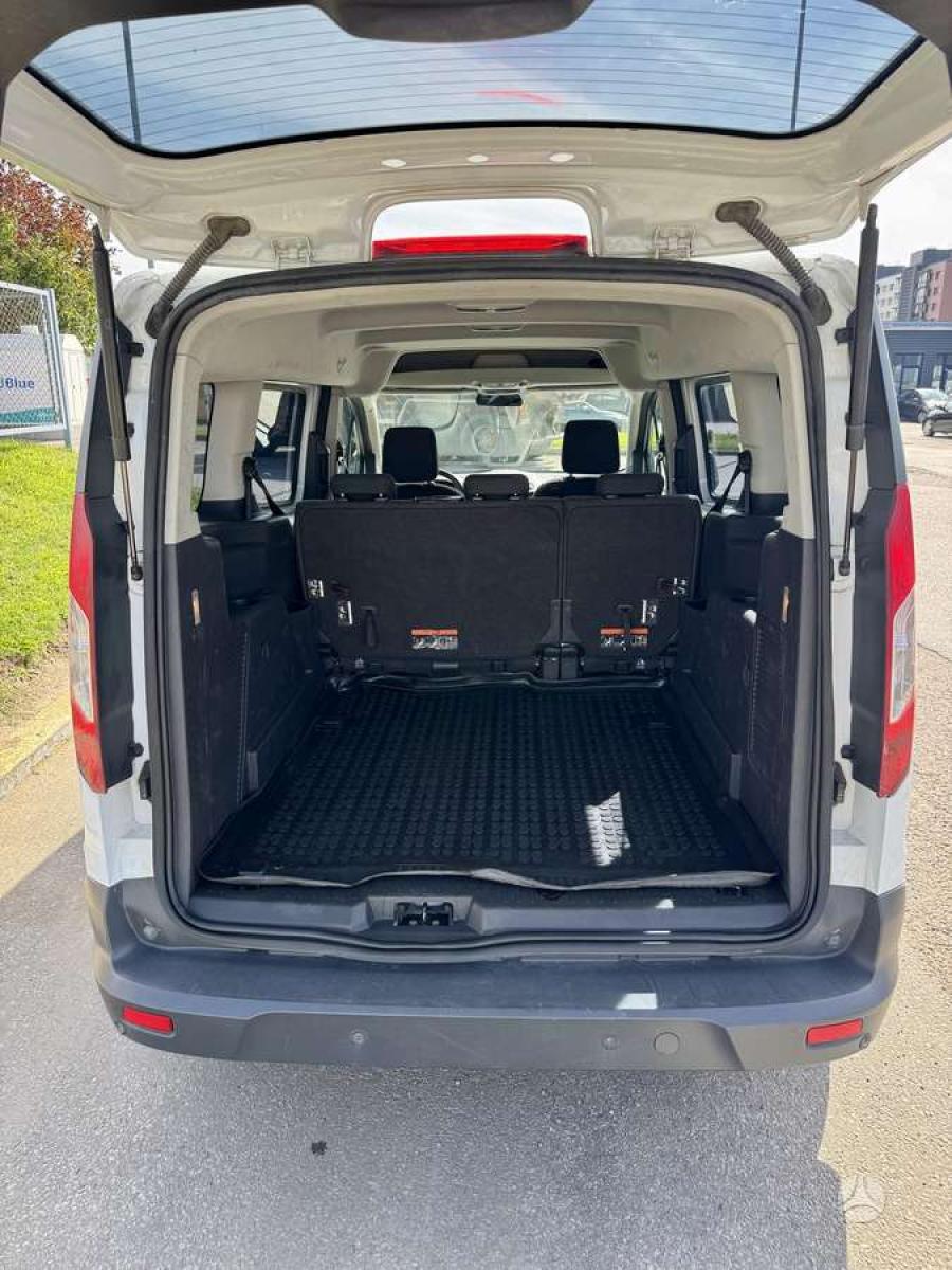 Balts Ford tourneo-connect 2017 Klaipėda, ar dzinēja tilpumu 1.50 L un nobraukumu 219 tūkst. km par 7000 €, foto 15 vietnē AUTOMOTO.COM.LV
