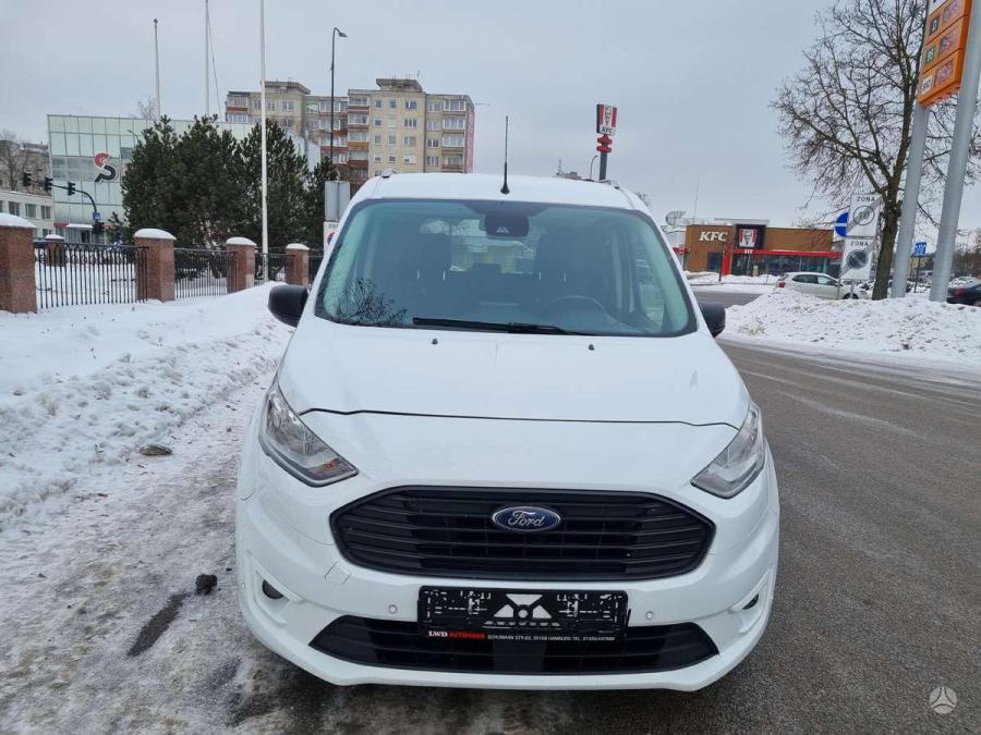 White Ford tourneo-connect 2020 in Kaunas, with an engine capacity of 1.50 L and mileage of 217 thousand km for 9750 €, photo 1 on AUTOMOTO.COM.LV