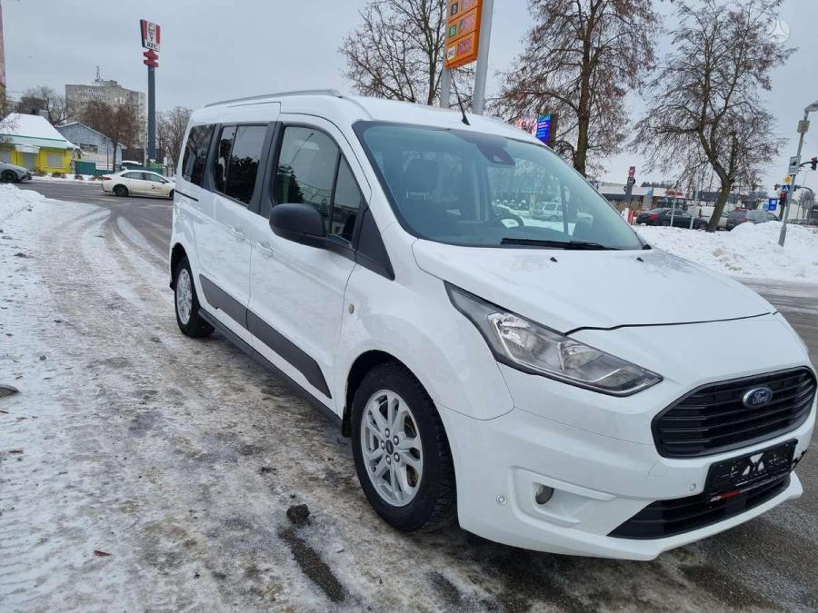 White Ford tourneo-connect 2020 in Kaunas, with an engine capacity of 1.50 L and mileage of 217 thousand km for 9750 €, photo 2 on AUTOMOTO.COM.LV