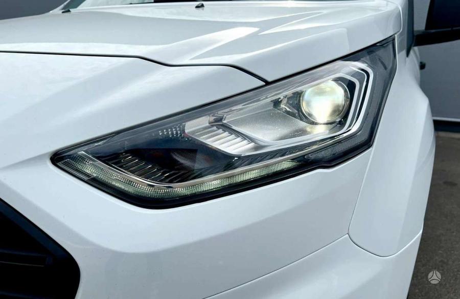 Balts Ford tourneo-connect 2020 Utena, ar dzinēja tilpumu 1.50 L un nobraukumu 157 tūkst. km par 10850 €, foto 12 vietnē AUTOMOTO.COM.LV