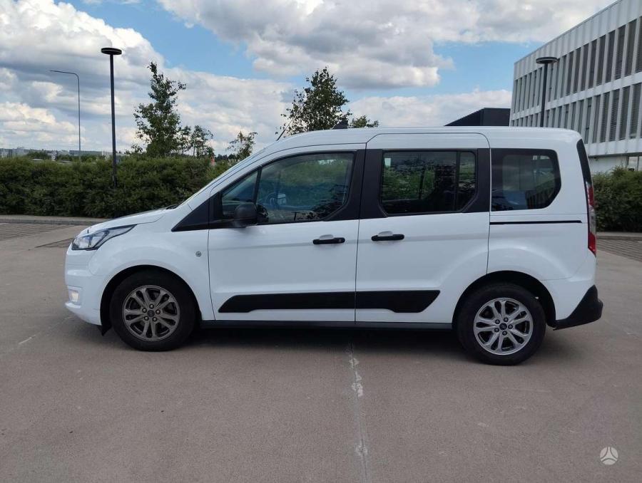 White Ford tourneo-connect 2022 in Vilnius, with an engine capacity of 1.50 L and mileage of 168 thousand km for 11990 €, photo 12 on AUTOMOTO.COM.LV