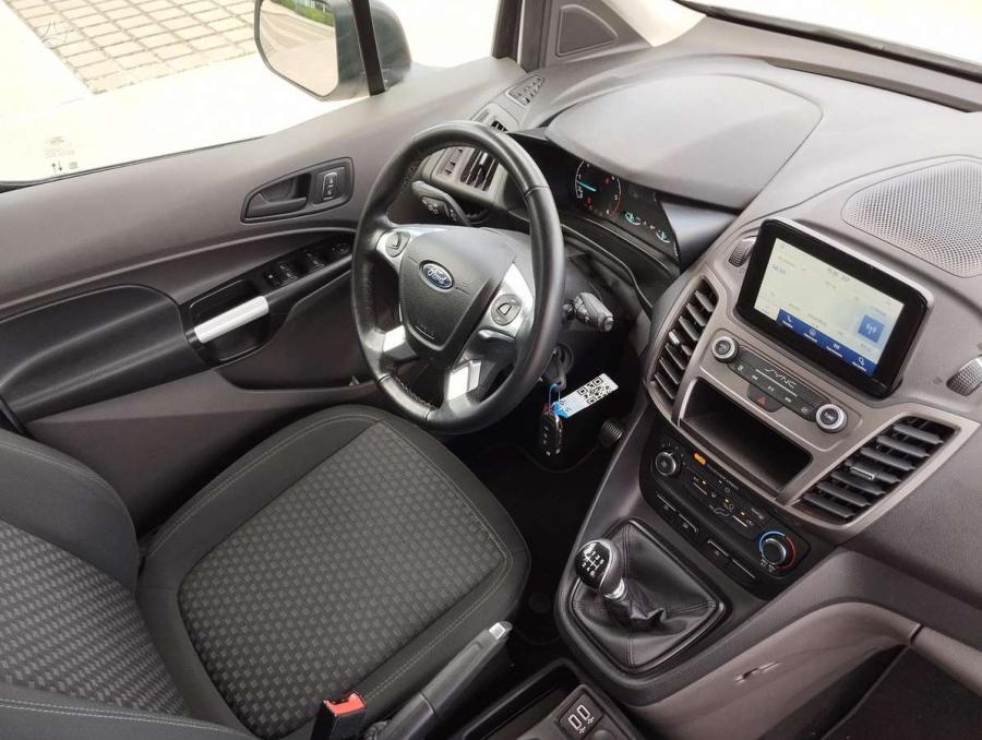 White Ford tourneo-connect 2022 in Vilnius, with an engine capacity of 1.50 L and mileage of 168 thousand km for 11990 €, photo 18 on AUTOMOTO.COM.LV