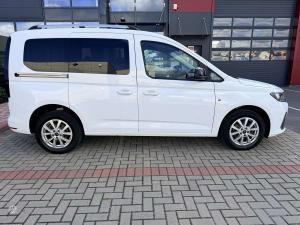 White Ford tourneo-connect 2023 in Kaunas, with an engine capacity of 1.97 L and mileage of 86 thousand km for 16500 €, photo 3 on AUTOMOTO.COM.LV