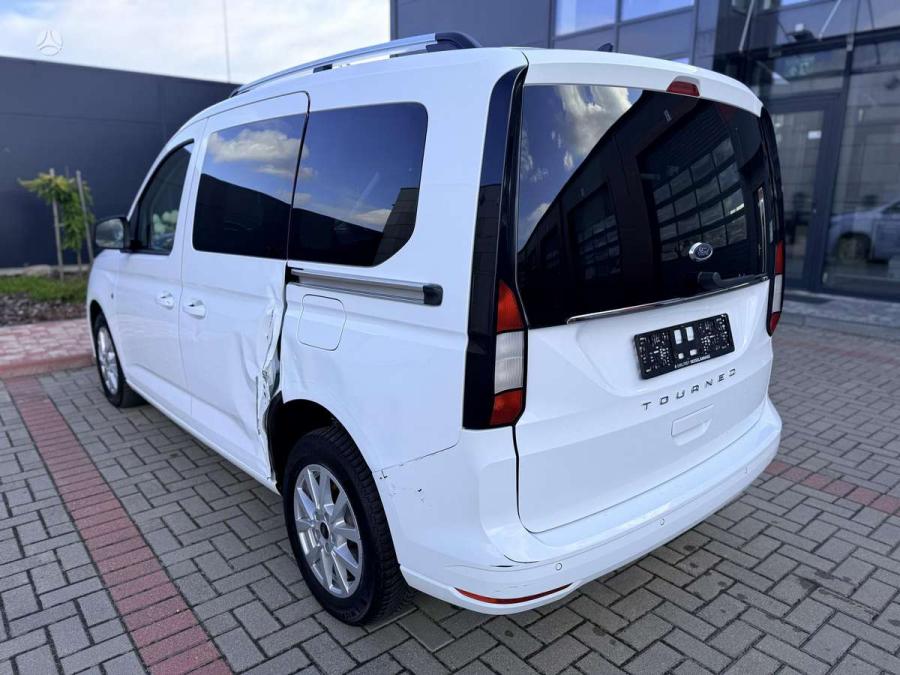 White Ford tourneo-connect 2023 in Kaunas, with an engine capacity of 1.97 L and mileage of 86 thousand km for 16500 €, photo 6 on AUTOMOTO.COM.LV