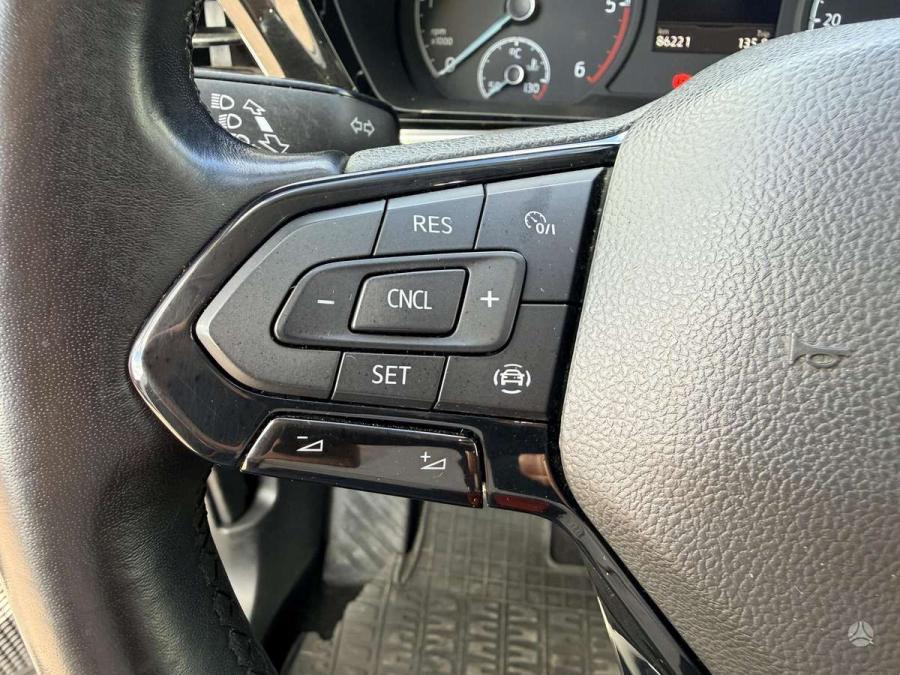 White Ford tourneo-connect 2023 in Kaunas, with an engine capacity of 1.97 L and mileage of 86 thousand km for 16500 €, photo 17 on AUTOMOTO.COM.LV