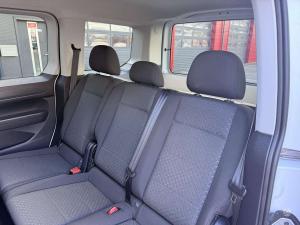 White Ford tourneo-connect 2023 in Kaunas, with an engine capacity of 1.97 L and mileage of 86 thousand km for 16500 €, photo 31 on AUTOMOTO.COM.LV