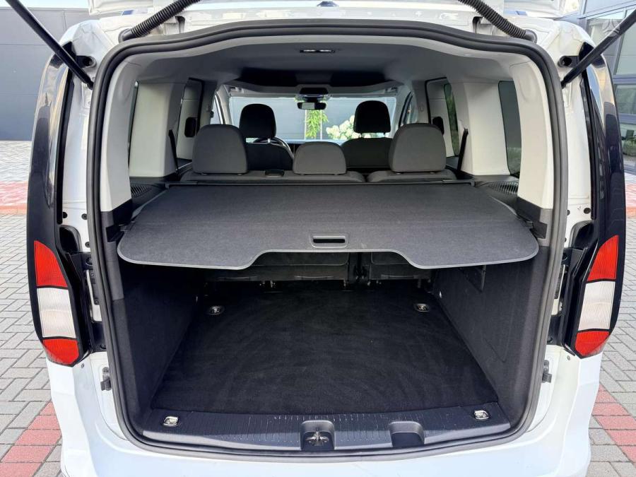 White Ford tourneo-connect 2023 in Kaunas, with an engine capacity of 1.97 L and mileage of 86 thousand km for 16500 €, photo 32 on AUTOMOTO.COM.LV