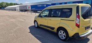 Yellow Ford tourneo-connect 2015 in Kaunas, with an engine capacity of 1.56 L and mileage of 290 thousand km for 6550 €, photo 8 on AUTOMOTO.COM.LV