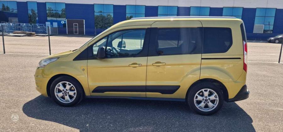 Yellow Ford tourneo-connect 2015 in Kaunas, with an engine capacity of 1.56 L and mileage of 290 thousand km for 6550 €, photo 9 on AUTOMOTO.COM.LV