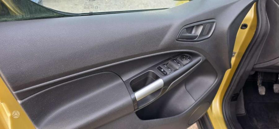 Dzeltens Ford tourneo-connect 2015 Kauņa, ar dzinēja tilpumu 1.56 L un nobraukumu 290 tūkst. km par 6500 €, foto 14 vietnē AUTOMOTO.COM.LV
