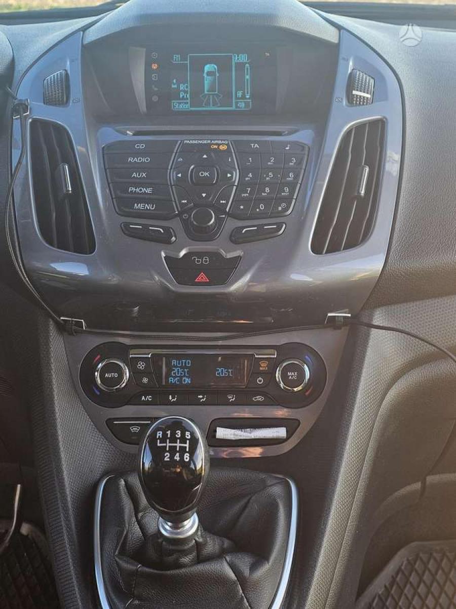 Dzeltens Ford tourneo-connect 2015 Kauņa, ar dzinēja tilpumu 1.56 L un nobraukumu 241 tūkst. km par 6999 €, foto 16 vietnē AUTOMOTO.COM.LV