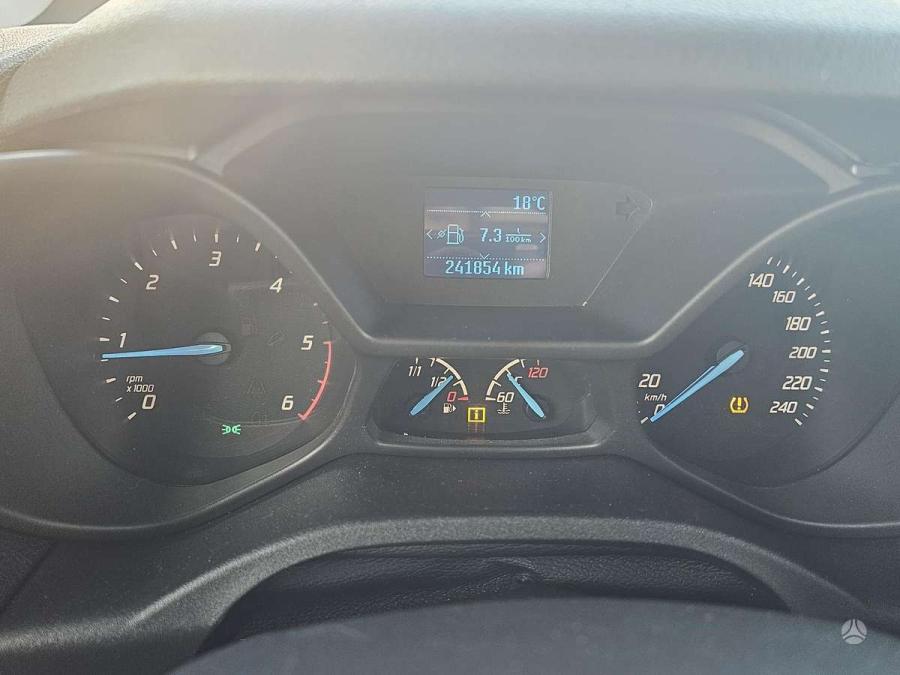 Dzeltens Ford tourneo-connect 2015 Kauņa, ar dzinēja tilpumu 1.56 L un nobraukumu 241 tūkst. km par 6999 €, foto 17 vietnē AUTOMOTO.COM.LV