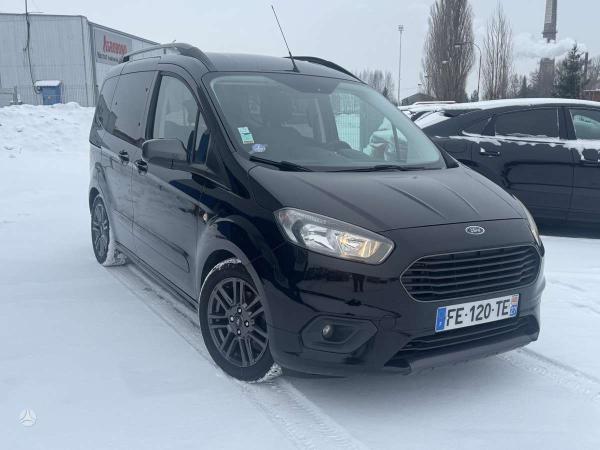 Black Ford tourneo-courier 2019 in Taurage, with an engine capacity of 1.00 L and mileage of 126 thousand km for 6499 €, photo 3 on AUTOMOTO.COM.LV