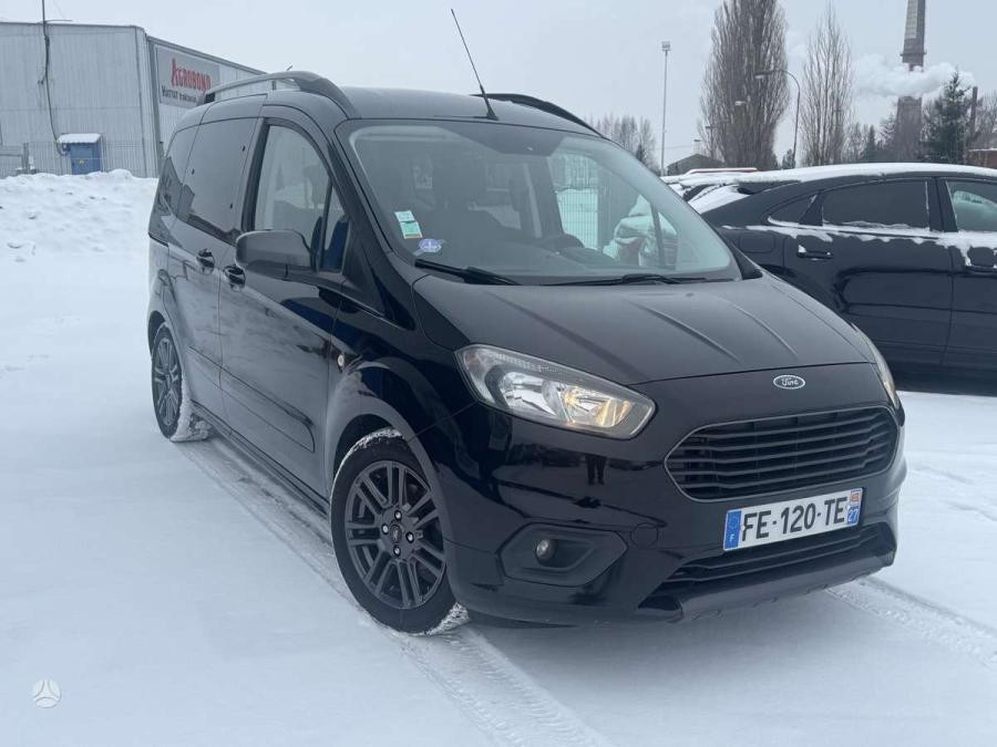 Black Ford tourneo-courier 2019 in Taurage, with an engine capacity of 1.00 L and mileage of 126 thousand km for 6499 €, photo 3 on AUTOMOTO.COM.LV