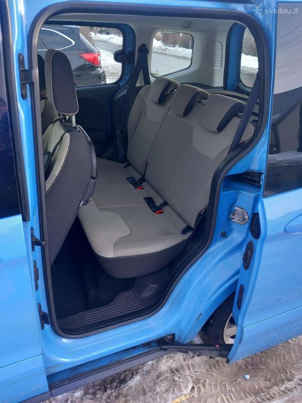 Blue Ford tourneo-courier 2015 in Kaunas, with an engine capacity of 1.50 L and mileage of 213 thousand km for 5790 €, photo 8 on AUTOMOTO.COM.LV