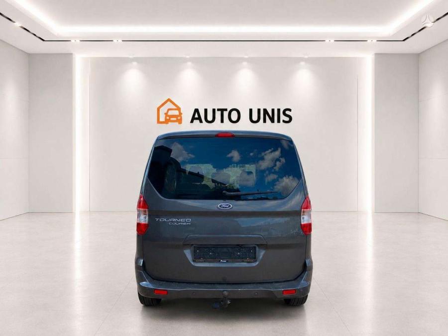 Grey Ford tourneo-courier 2022 in Vilnius, with an engine capacity of 1.50 L and mileage of 143 thousand km for 11979 €, photo 6 on AUTOMOTO.COM.LV