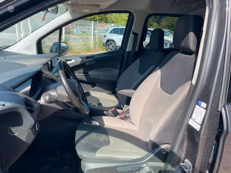 Grey Ford tourneo-courier 2022 in Vilnius, with an engine capacity of 1.50 L and mileage of 143 thousand km for 11979 €, photo 8 on AUTOMOTO.COM.LV
