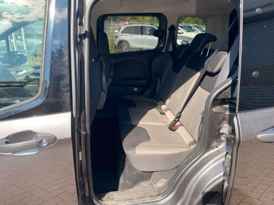 Grey Ford tourneo-courier 2022 in Vilnius, with an engine capacity of 1.50 L and mileage of 143 thousand km for 11979 €, photo 16 on AUTOMOTO.COM.LV