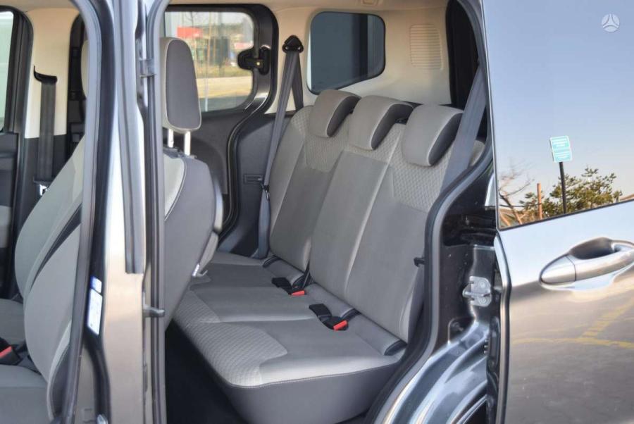 Pelēks Ford tourneo-courier 2016 Viļņa, ar dzinēja tilpumu 1.00 L un nobraukumu 171 tūkst. km par 5350 €, foto 10 vietnē AUTOMOTO.COM.LV