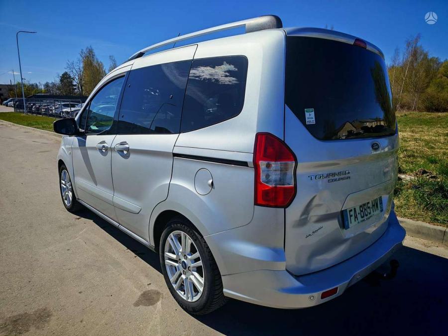 Серый Форд Tourneo Courier 2018 в Таураге, объемом двигателя 1.00 л и пробегом 111 тыс. км за 4200 €, фото 9 на AUTOMOTO.COM.LV