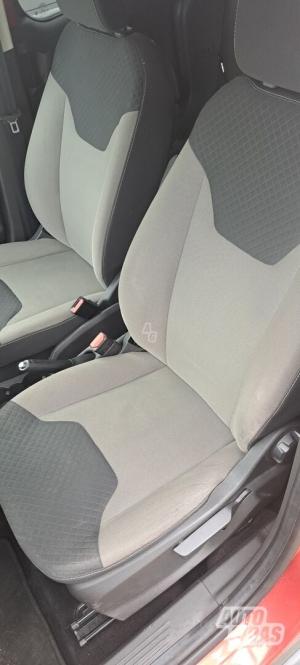 Форд Tourneo Courier 2014 в Каунас, объемом двигателя 1.00 л и пробегом 200 тыс. км за 4600 €, фото 10 на AUTOMOTO.COM.LV