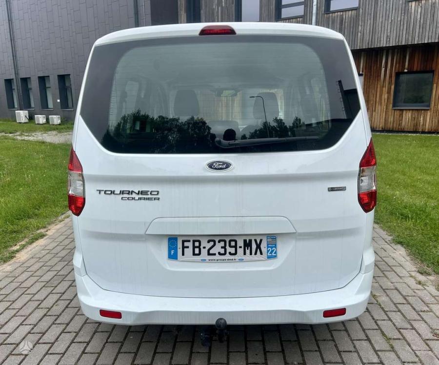 Balts Ford tourneo-courier 2018 Tauragė, ar dzinēja tilpumu 1.00 L un nobraukumu 136 tūkst. km par 4800 €, foto 4 vietnē AUTOMOTO.COM.LV
