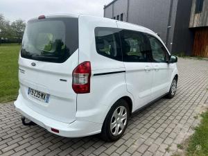 Balts Ford tourneo-courier 2018 Tauragė, ar dzinēja tilpumu 1.00 L un nobraukumu 136 tūkst. km par 4800 €, foto 5 vietnē AUTOMOTO.COM.LV