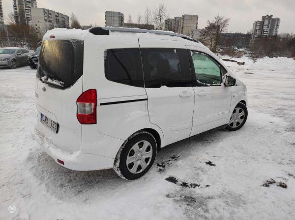 White Ford tourneo-courier 2020 in Vilnius, with an engine capacity of 1.50 L and mileage of 109 thousand km for 6250 €, photo 4 on AUTOMOTO.COM.LV